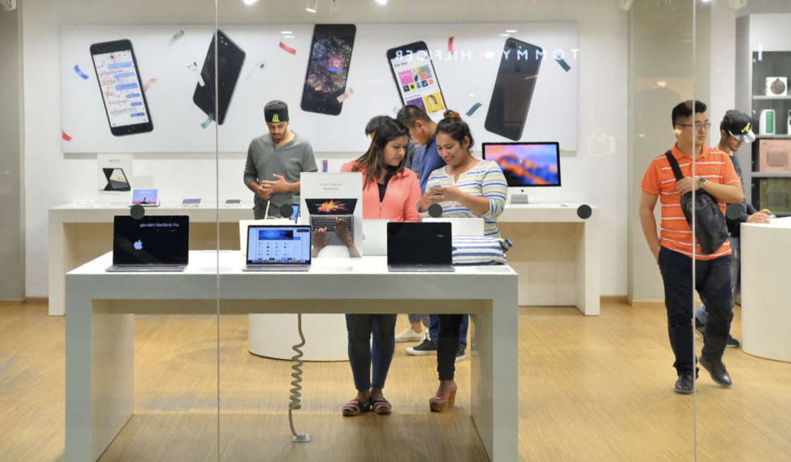 UX vs CX: What's the difference between customer experience and user ...